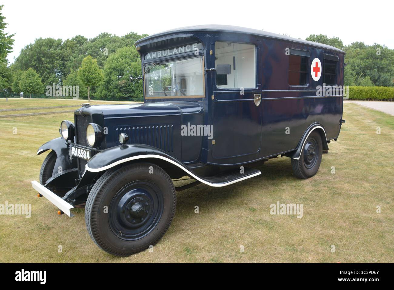 Bedford WS Model Ambulance, in WW2 Civil Defence markings, at the ...