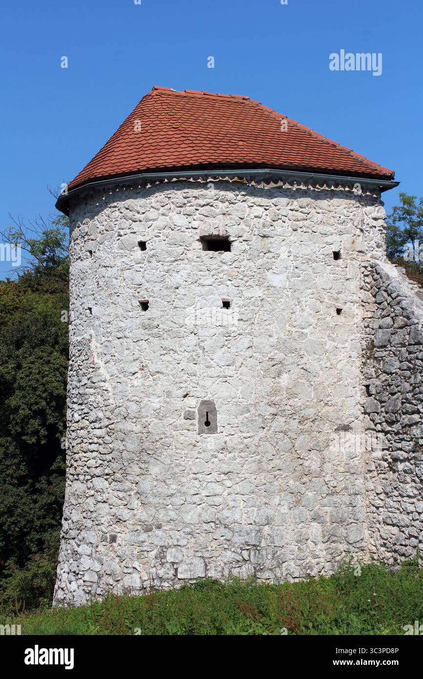 Round tower fortification built in hi-res stock photography and images ...