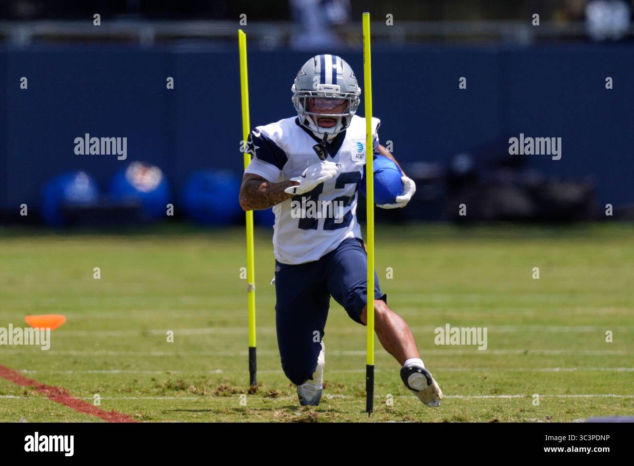 Dallas Cowboys running back Deuce Vaughn runs a drill during training ...