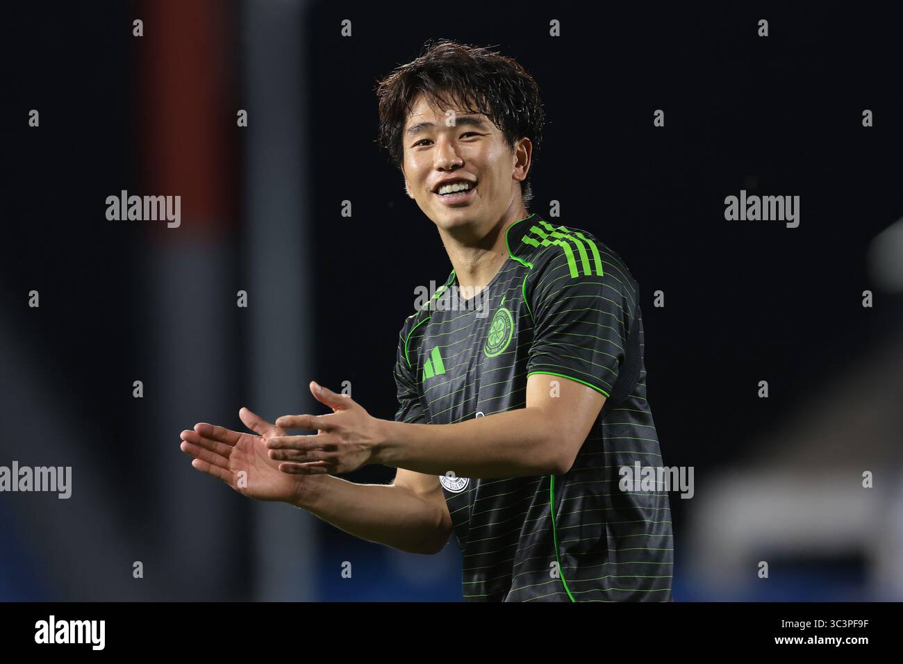 Como, Italy. 26th July, 2025. Shin Yamada of Celtic applauds the fans after scoring the decisive ...