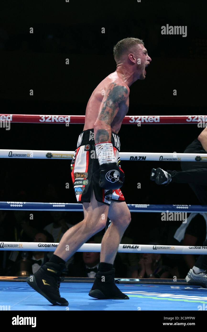 Ryan Garner celebrates after beating Reece Bellotti in their European ...