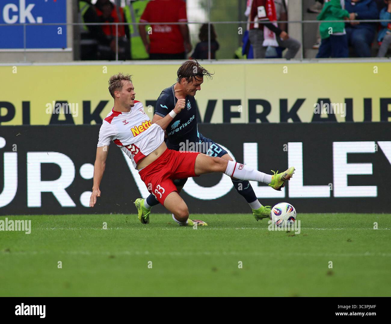 Fussball, Herren, 3.Liga, Saison 2025/2026, SSV Jahn Regensburg- TSV ...