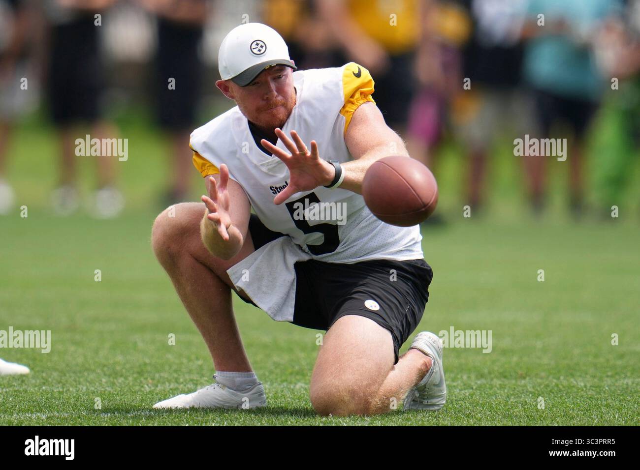 Pittsburgh Steelers punter Cameron Johnston (5) during practice at the ...
