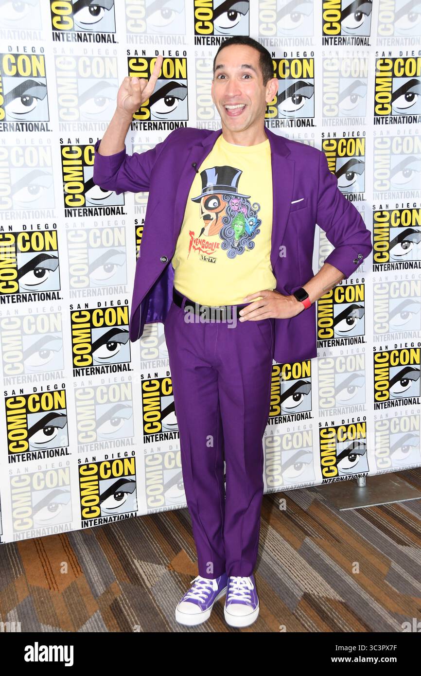 Scott Gryder attends the photocall for "MeTV’s Svengoolie & the Sven ...