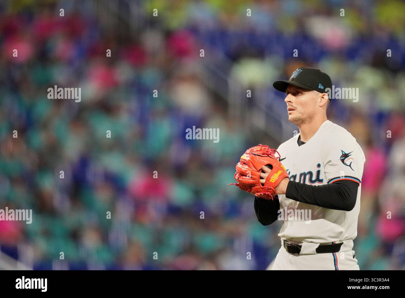 Miami Marlins relief pitcher Calvin Faucher pitches in the eighth ...