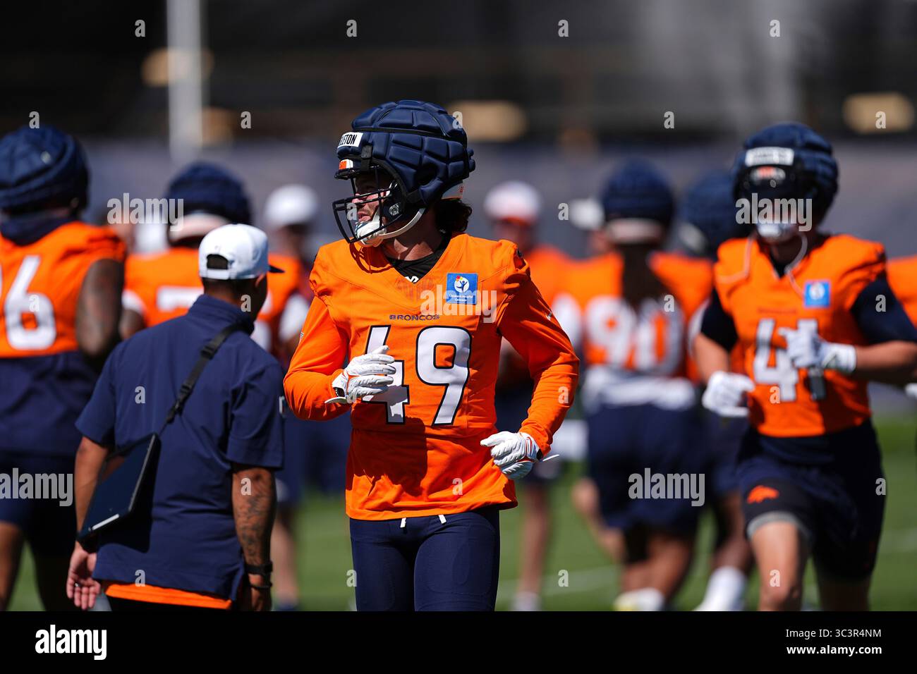 Denver Broncos linebacker Alex Singleton (49) warms up during Back ...