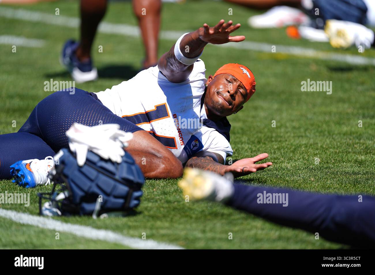 Denver Broncos wide receiver Courtland Sutton (14) warms up during Back ...