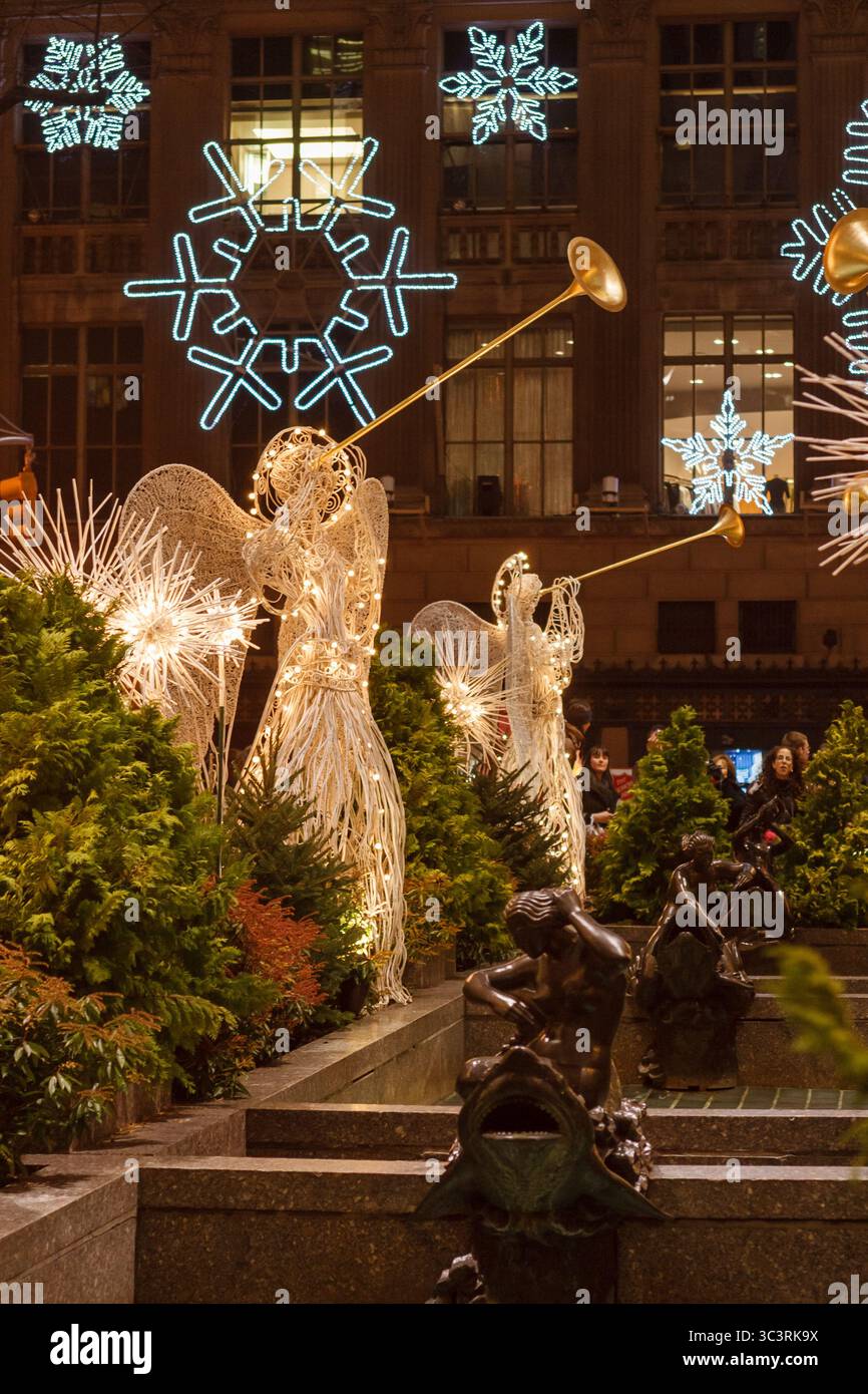 angels with trumpets decorations in Rockefeller Center Stock Photo - Alamy