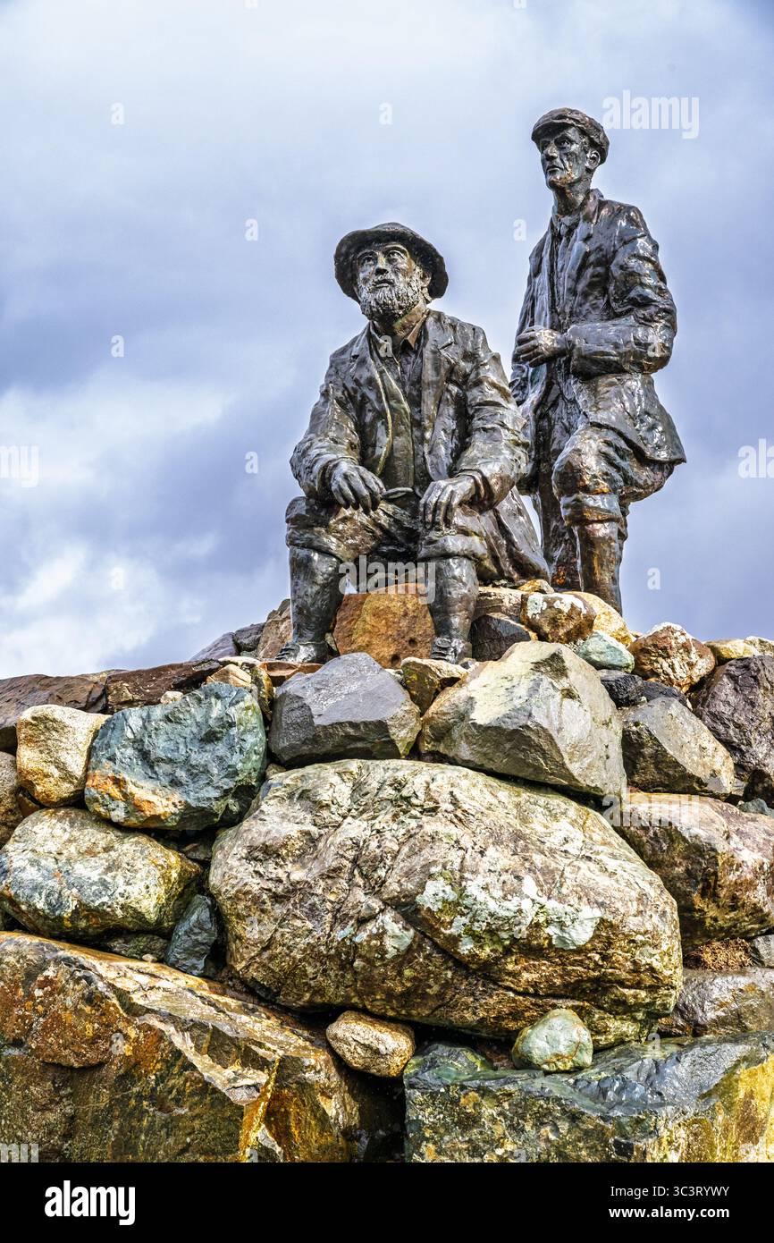 Collie and MacKenzie Statue, Sligachan Old Bridge, Isle of Skye ...