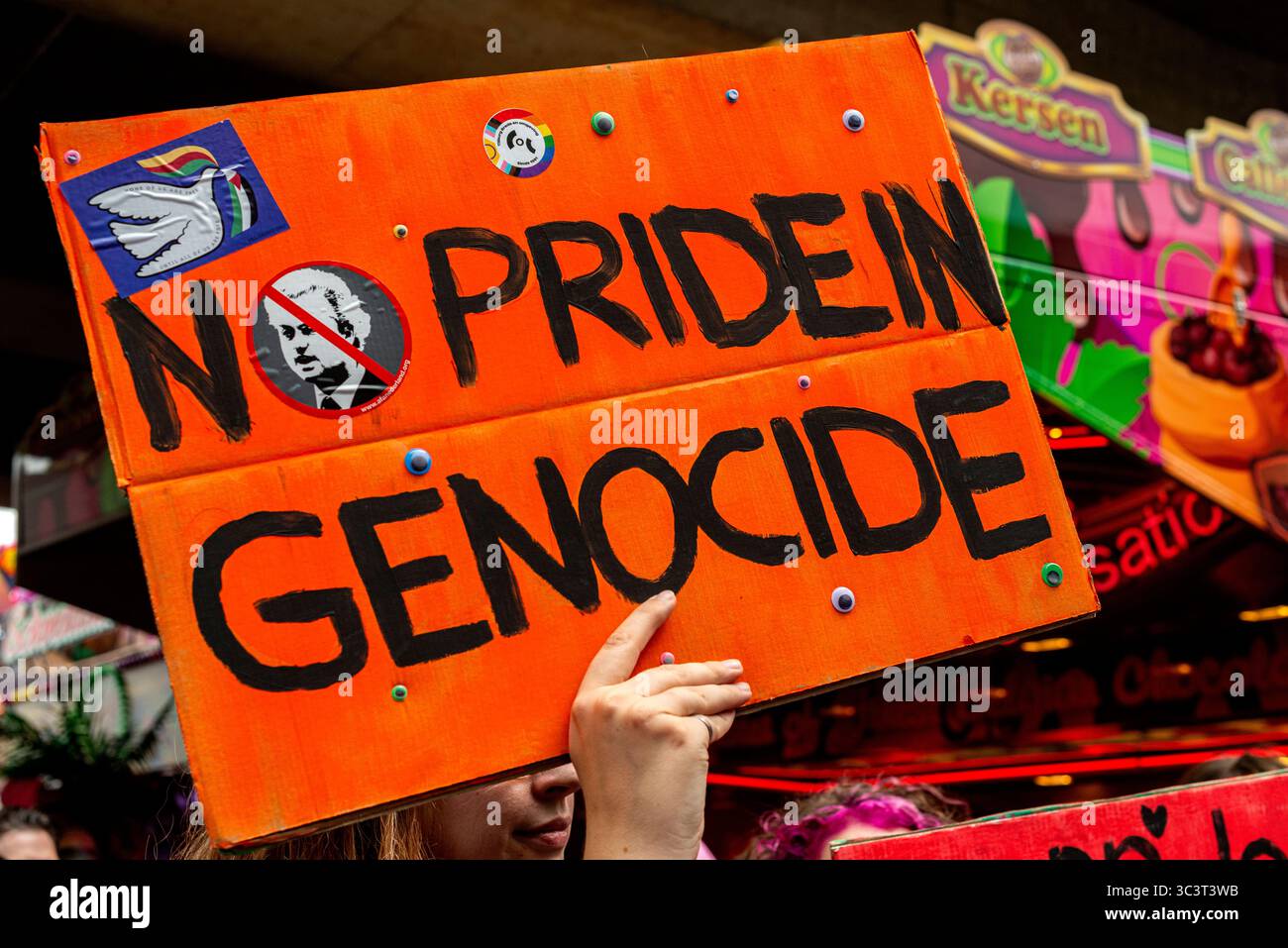 Lgbtqia protest hi-res stock photography and images - Alamy