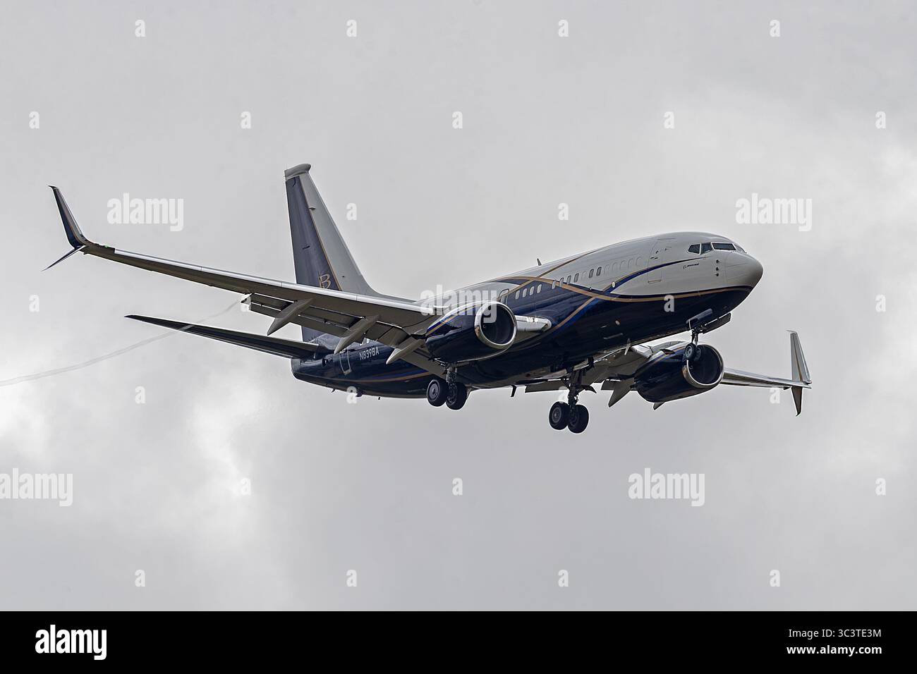Boeing 737 77z hi-res stock photography and images - Alamy