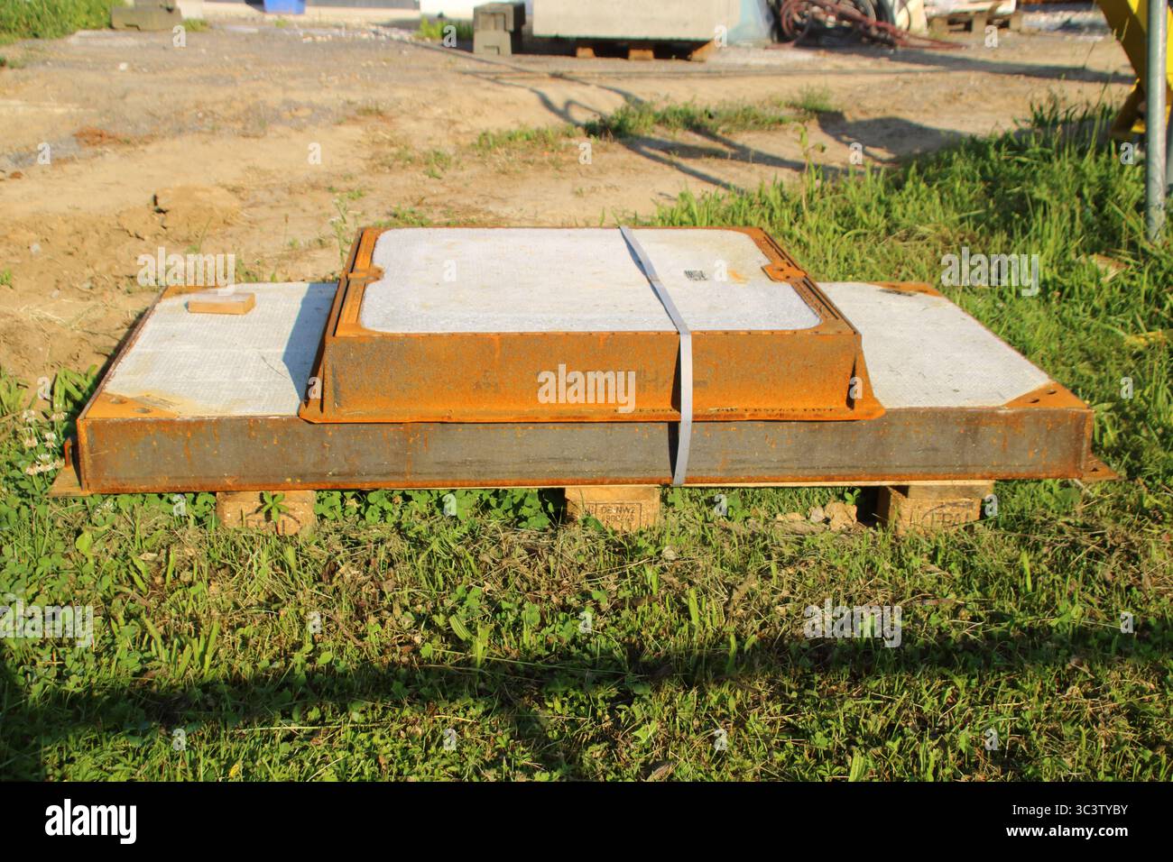 Construction shaft hi-res stock photography and images - Alamy