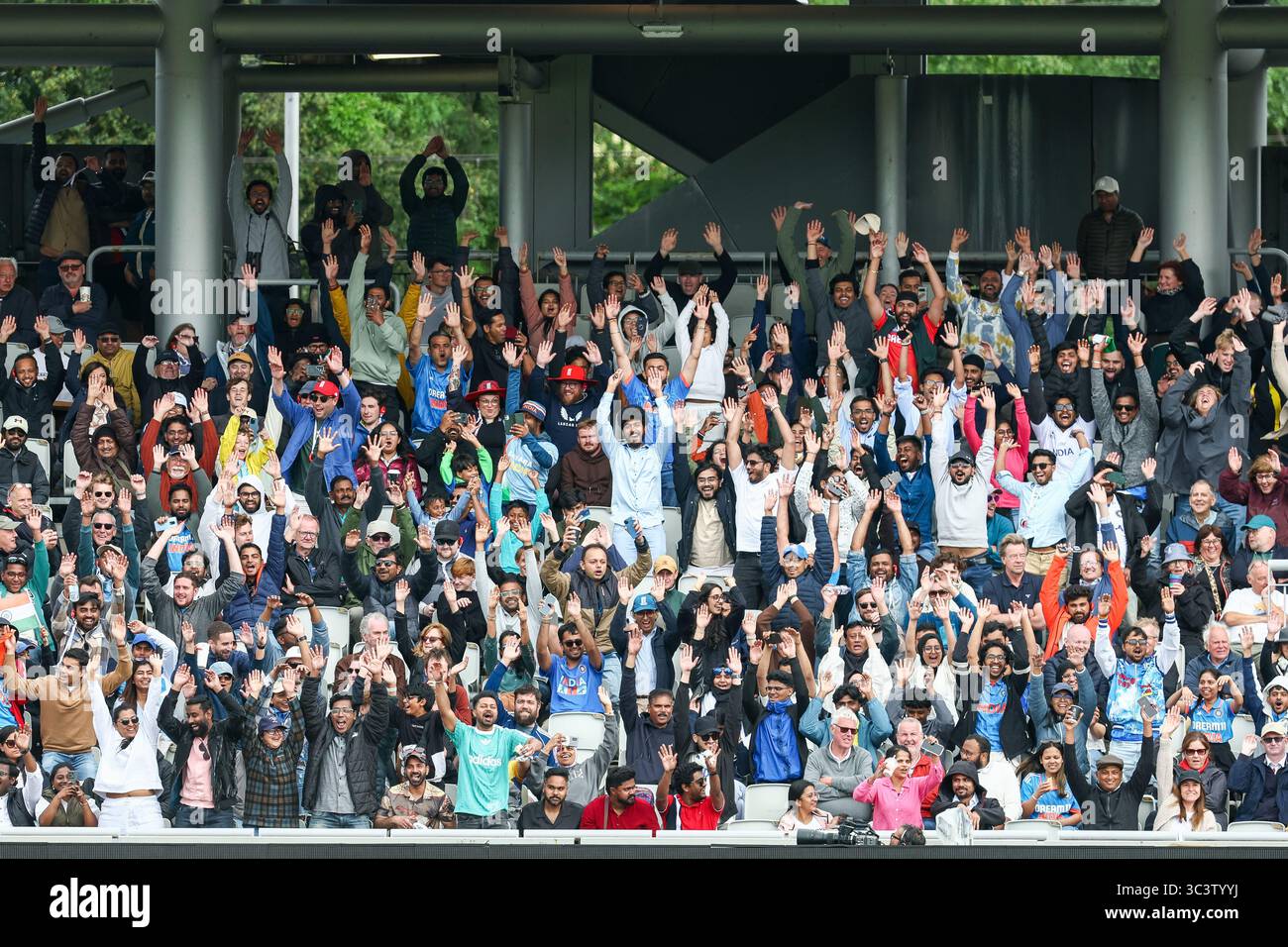 Mexican wave in progress during Day 5 of the Fourth Rothesay Test match ...