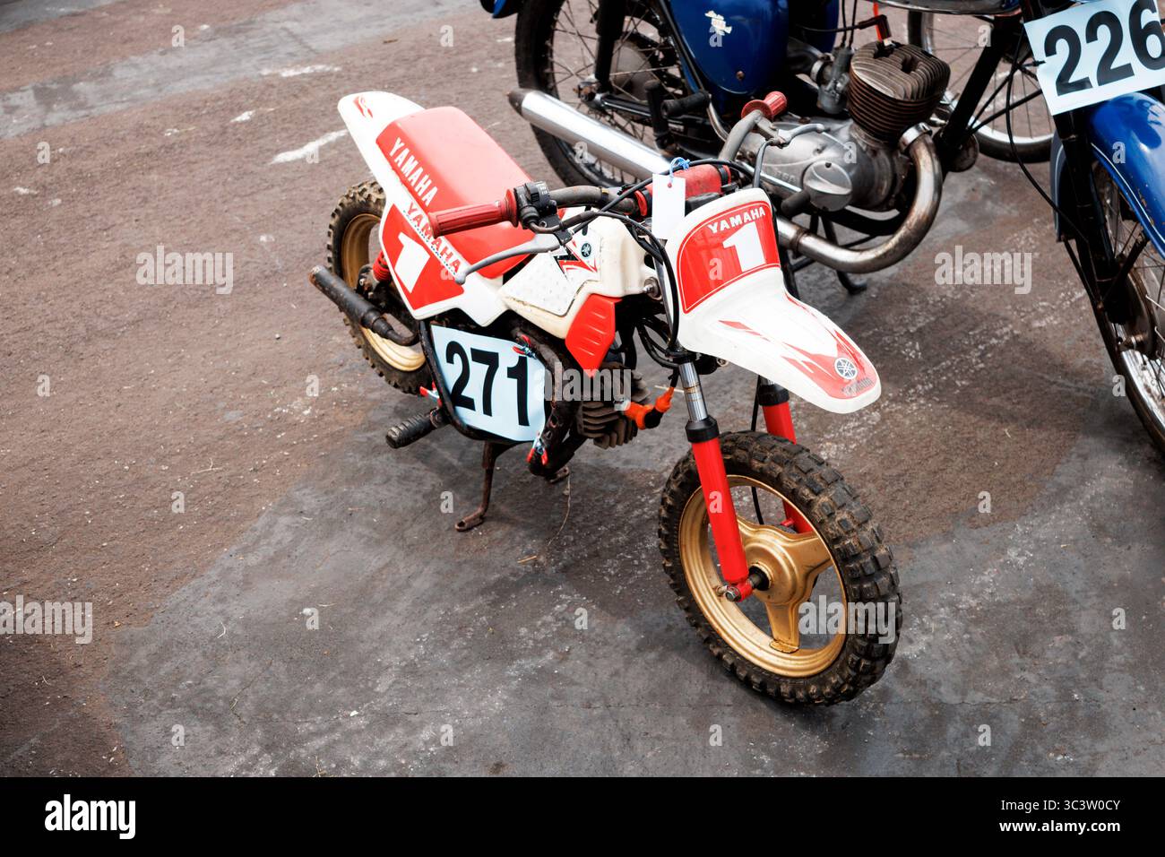 Steam gathering 2025 hi-res stock photography and images - Alamy