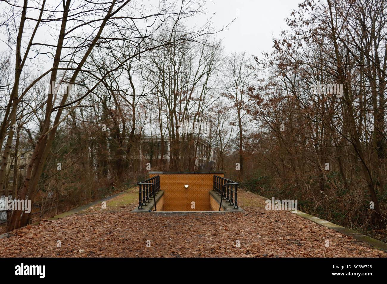The Platform 17 Memorial at Grunewald Station (Das Mahnmal Gleis 17 am ...