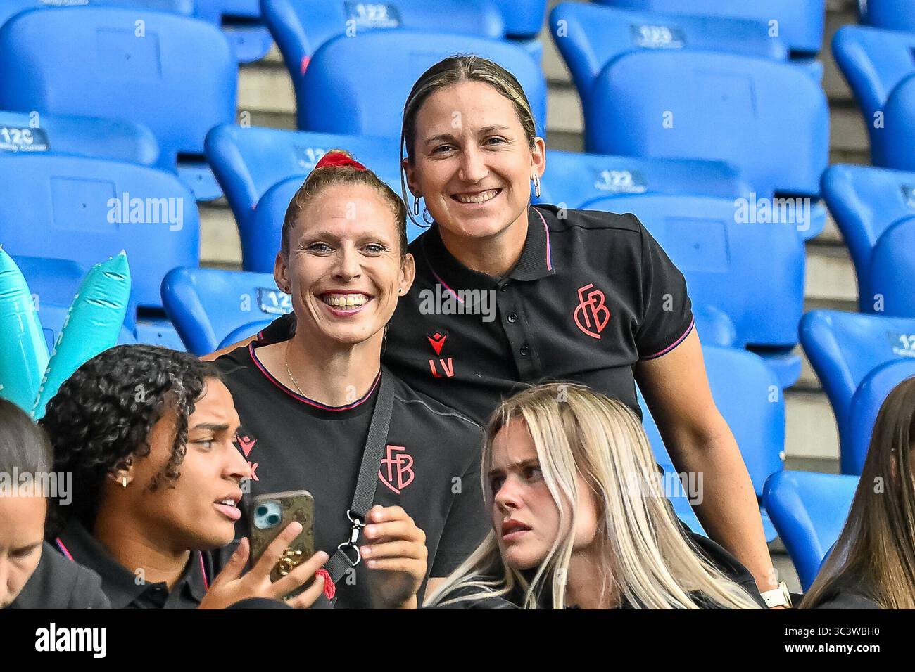 Kim Kulig und Laura Vetterlin (FC Basel Frauen) beim Finale der Uefa ...