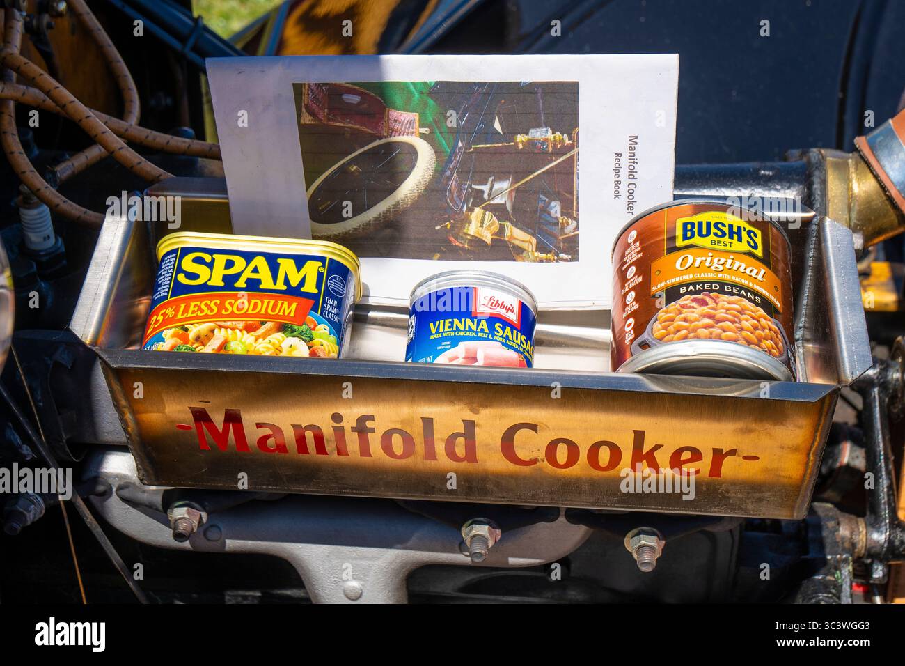 Unique manifold cooker on a car engine at the 8th National Meeting and ...