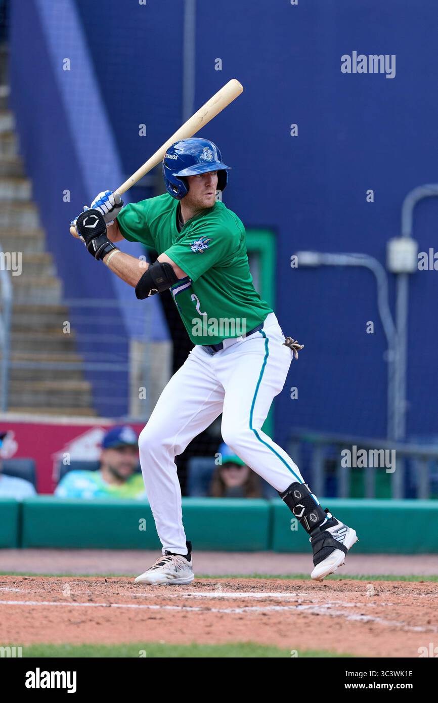 Hartford Yard Goats infielder Braylen Wimmer (2) bats against the ...