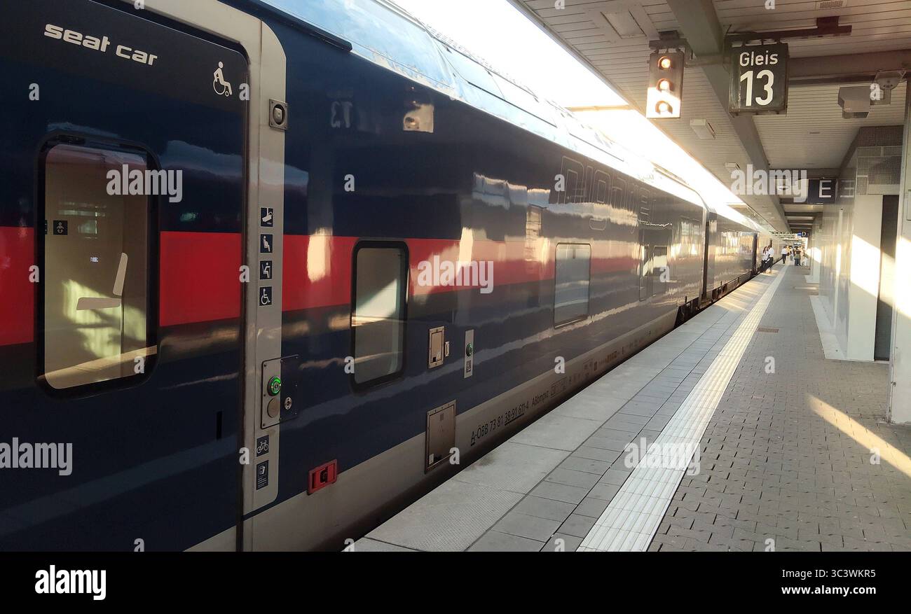 OBB , Railjet , Nightjet , Zug, Züge, DB , Deutsche Bahn , Bahnhof ...