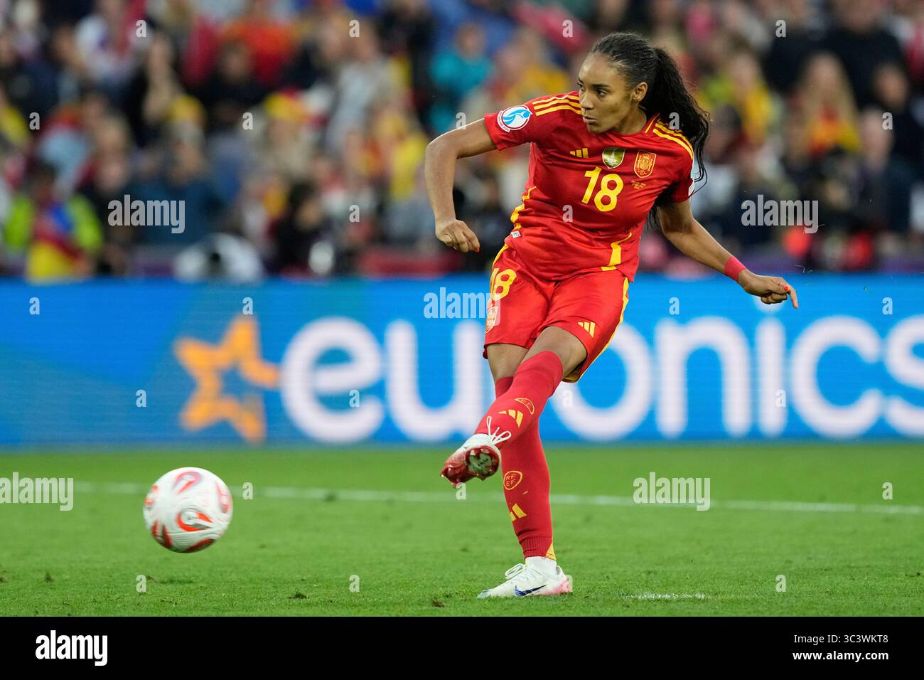 Spain's Salma Paralluelo fails to score during a penalty shootout of ...