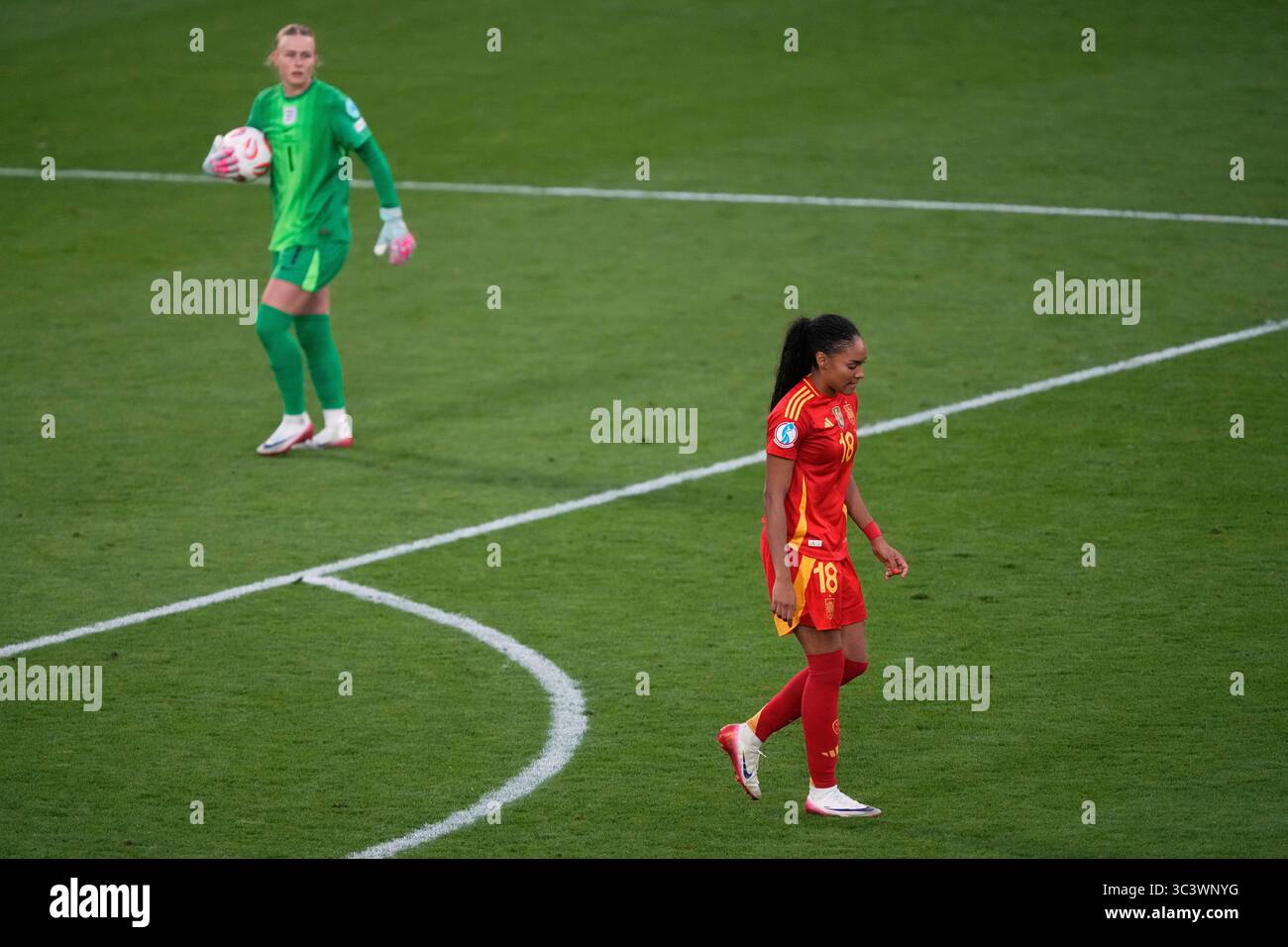 Spain's Salma Paralluelo reacts after failing to score during a penalty ...