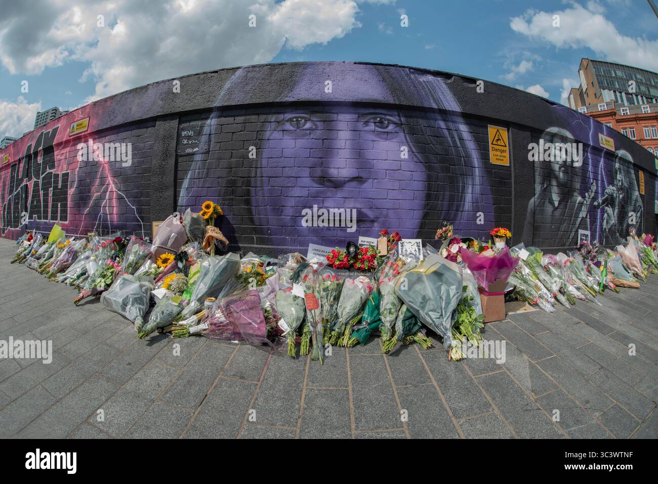 Ozzy osbourne rip hi-res stock photography and images - Alamy