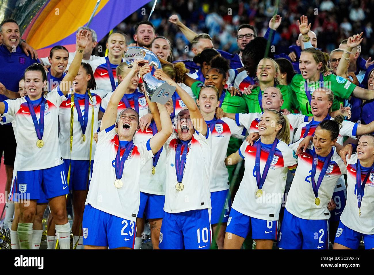 England's Alessia Russo and Ella Toone celebrate with the trophy after ...