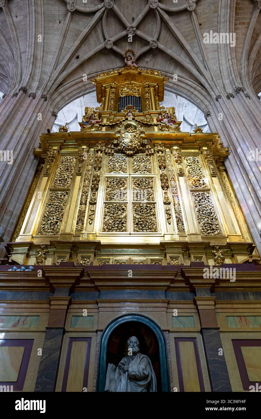 Stunning golden altar in hi-res stock photography and images - Alamy