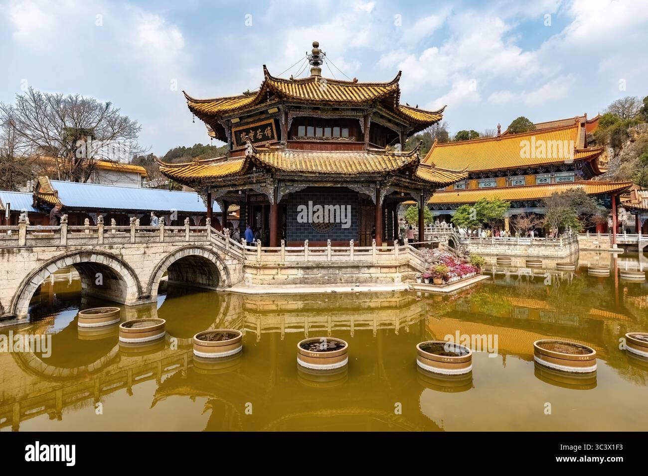 Yuantong Temple details, stone bridge and temple pagoda, Kunming China ...