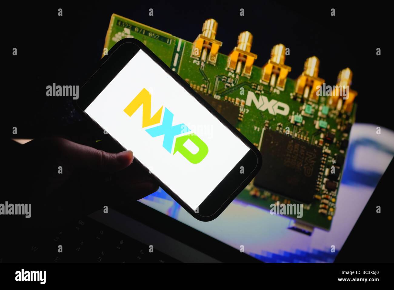 Energy efficient computing hi-res stock photography and images - Alamy