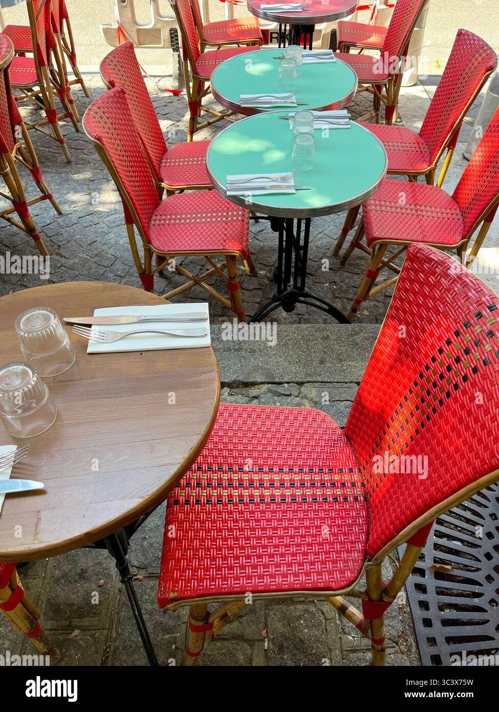 Cafe tables chairs table outdoors hi-res stock photography and images ...