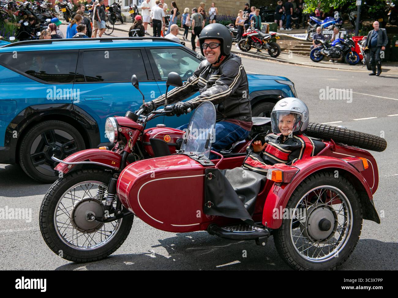 Motorcycling and child hi-res stock photography and images - Alamy