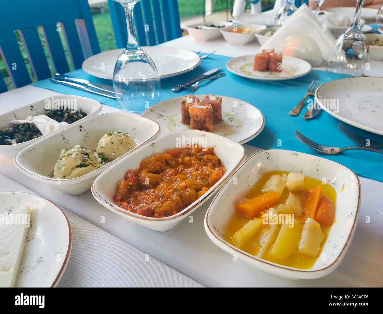 Restaurant am strand hi-res stock photography and images - Alamy