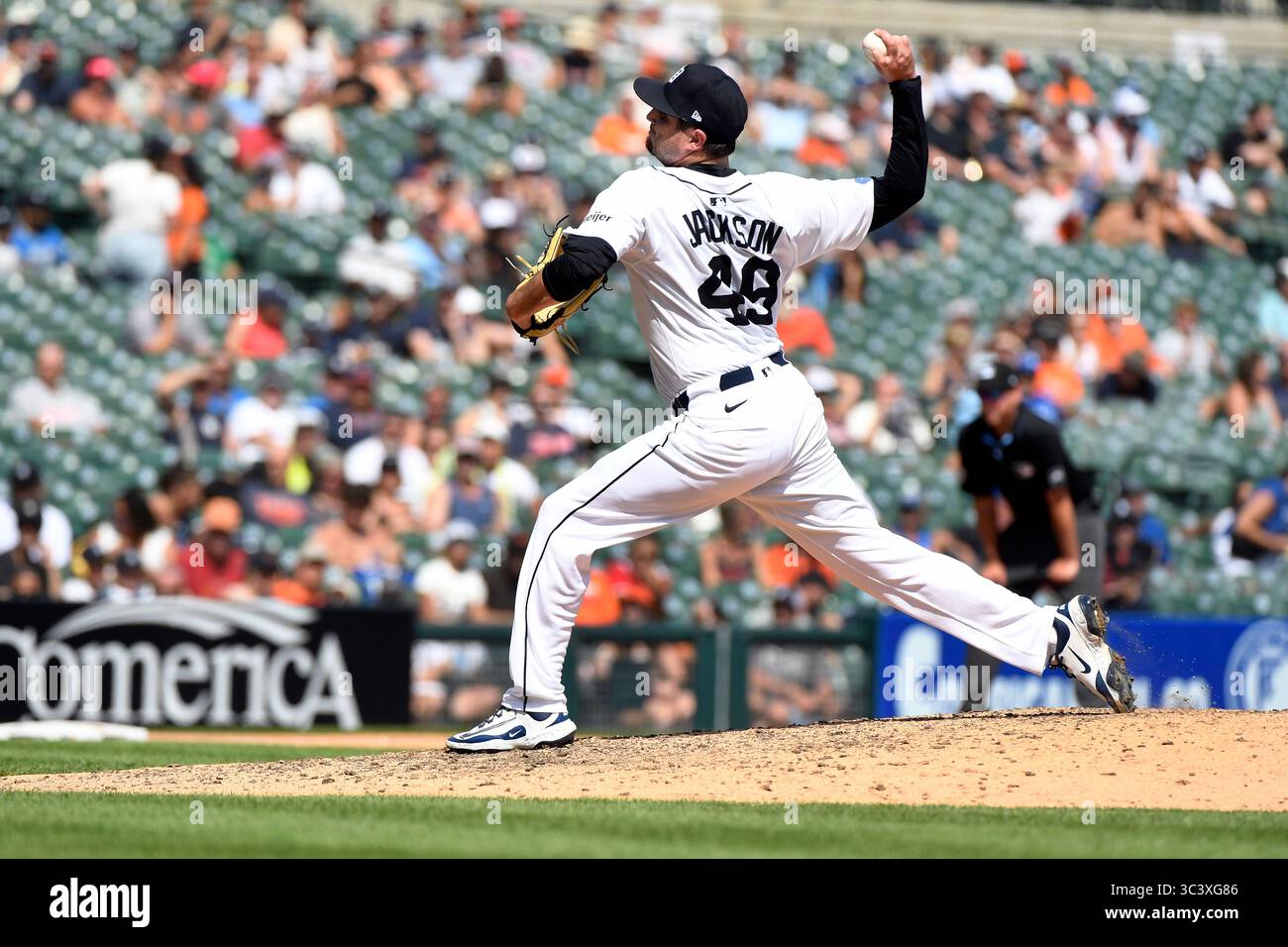 Detroit Tigers relief pitcher Luke Jackson throws in the ninth inning ...