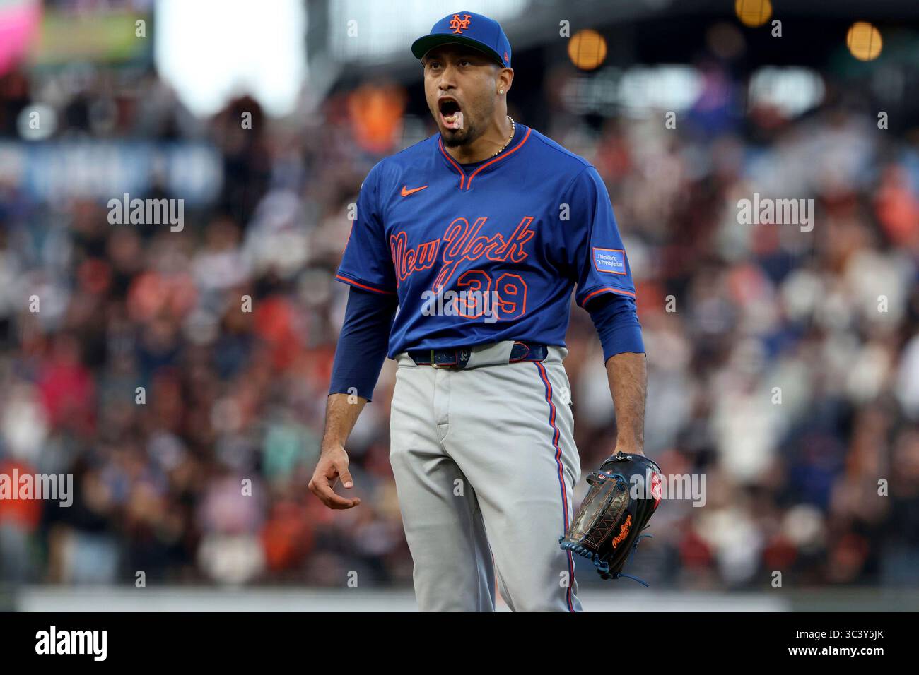 New York Mets pitcher Edwin Díaz celebrates against the San Francisco ...