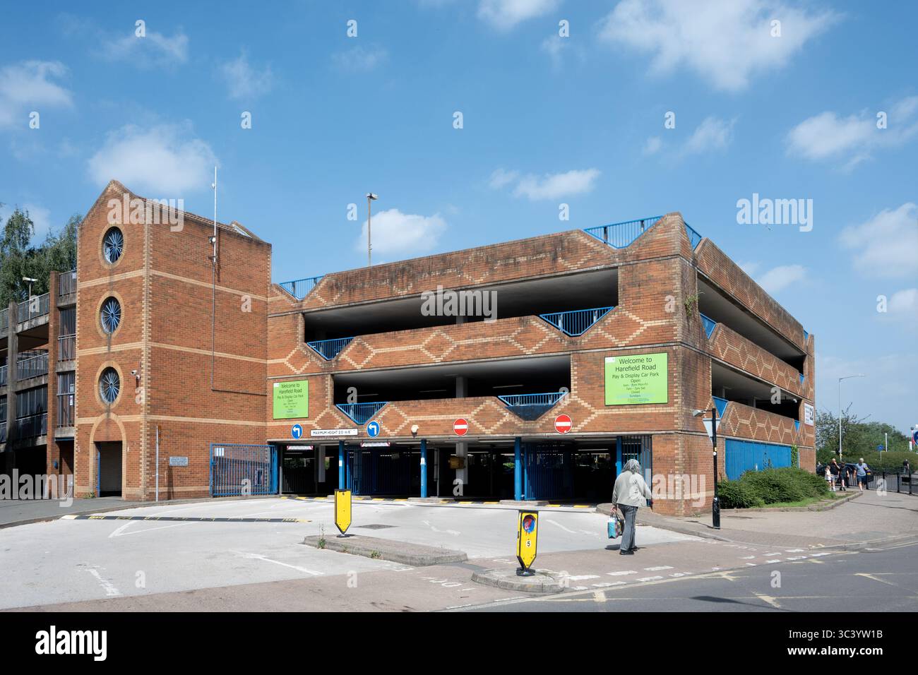 Harefield Road multi-storey car park, Nuneaton town centre ...