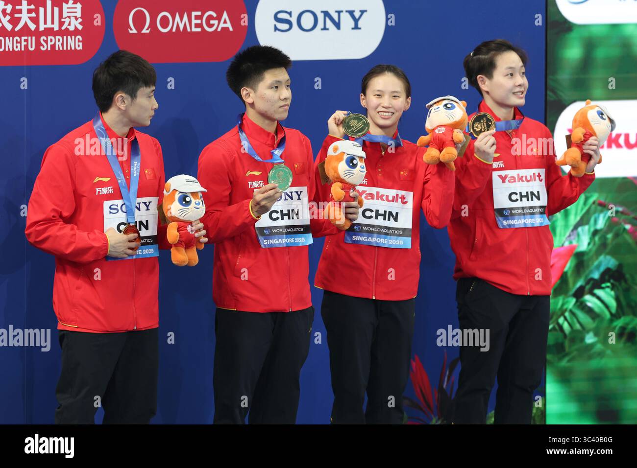 Team China, composed of Chen Yuxi (second from right), Chen Yiwen ...
