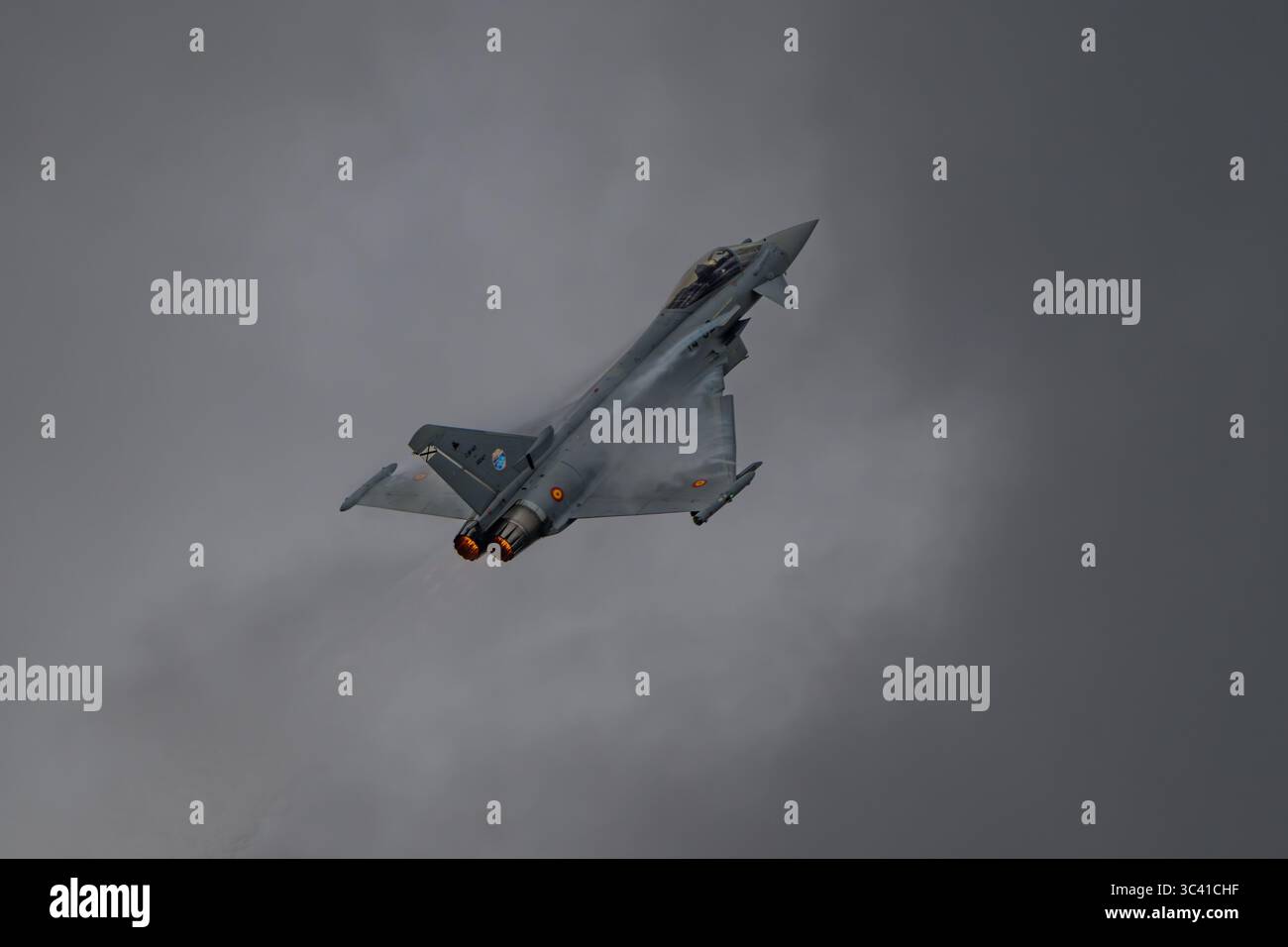 Eurofighter Typhoon jet fighter in flight Stock Photo - Alamy