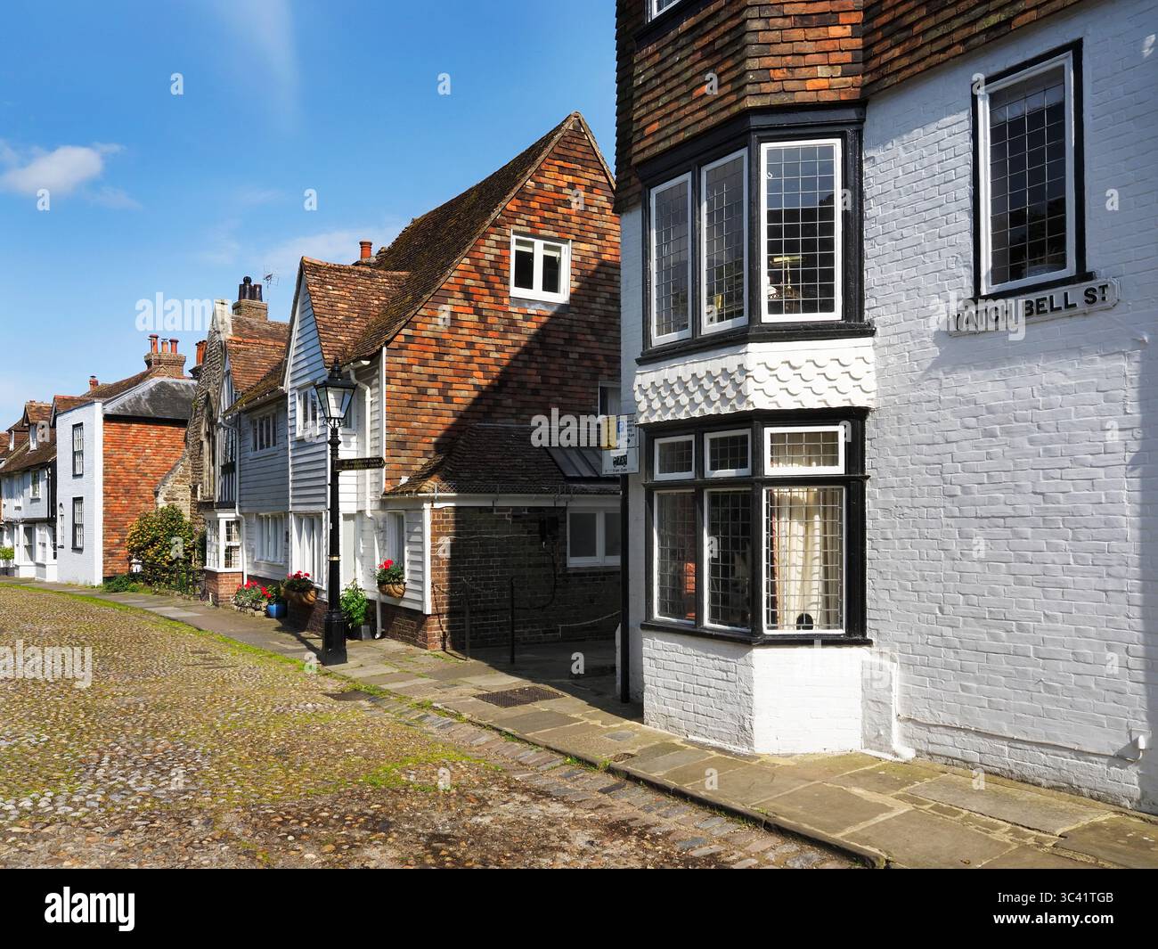 Church square rye houses hi-res stock photography and images - Alamy