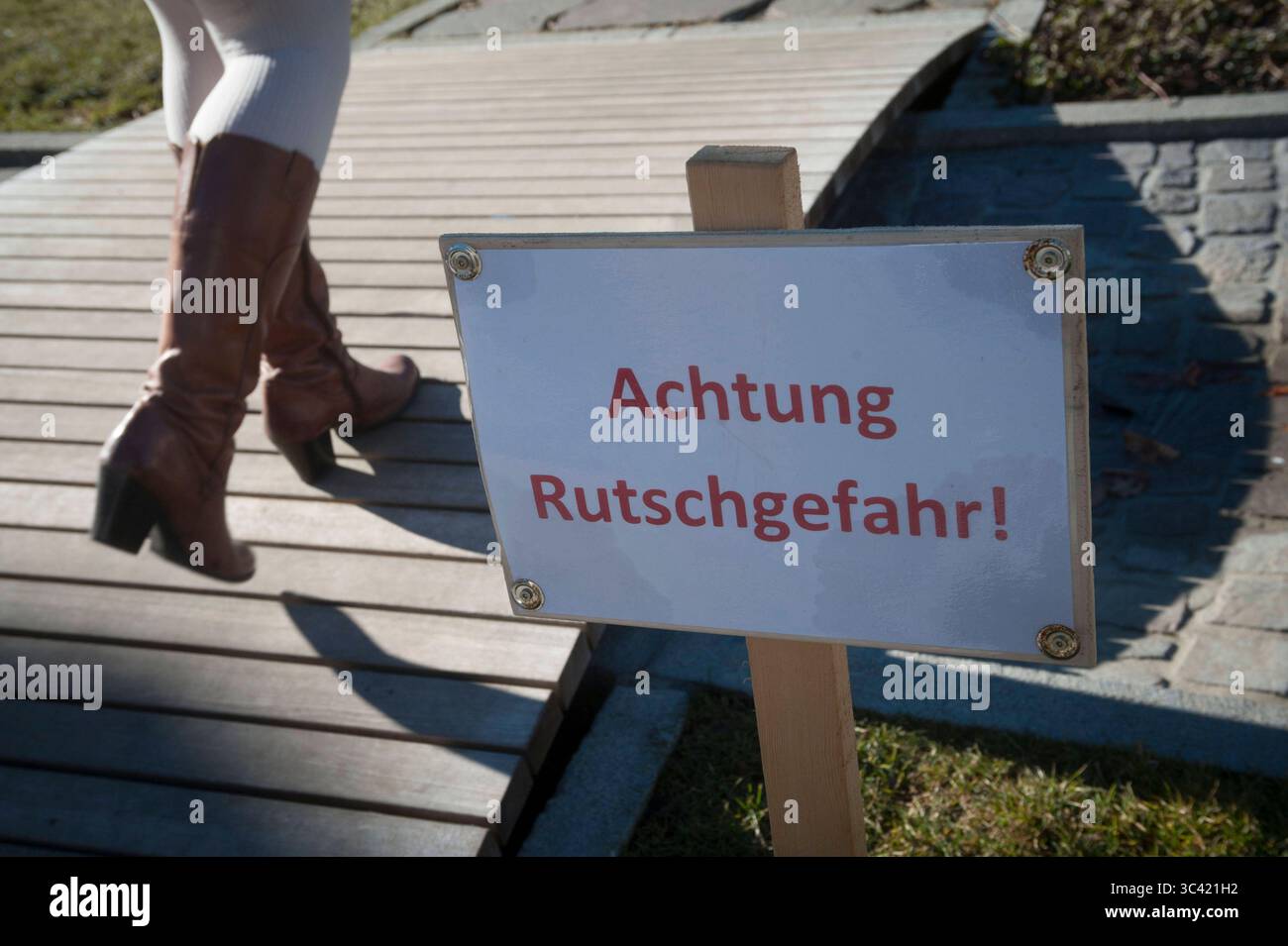 danger of slipping and injury, prevention of accidents at the workplace ...