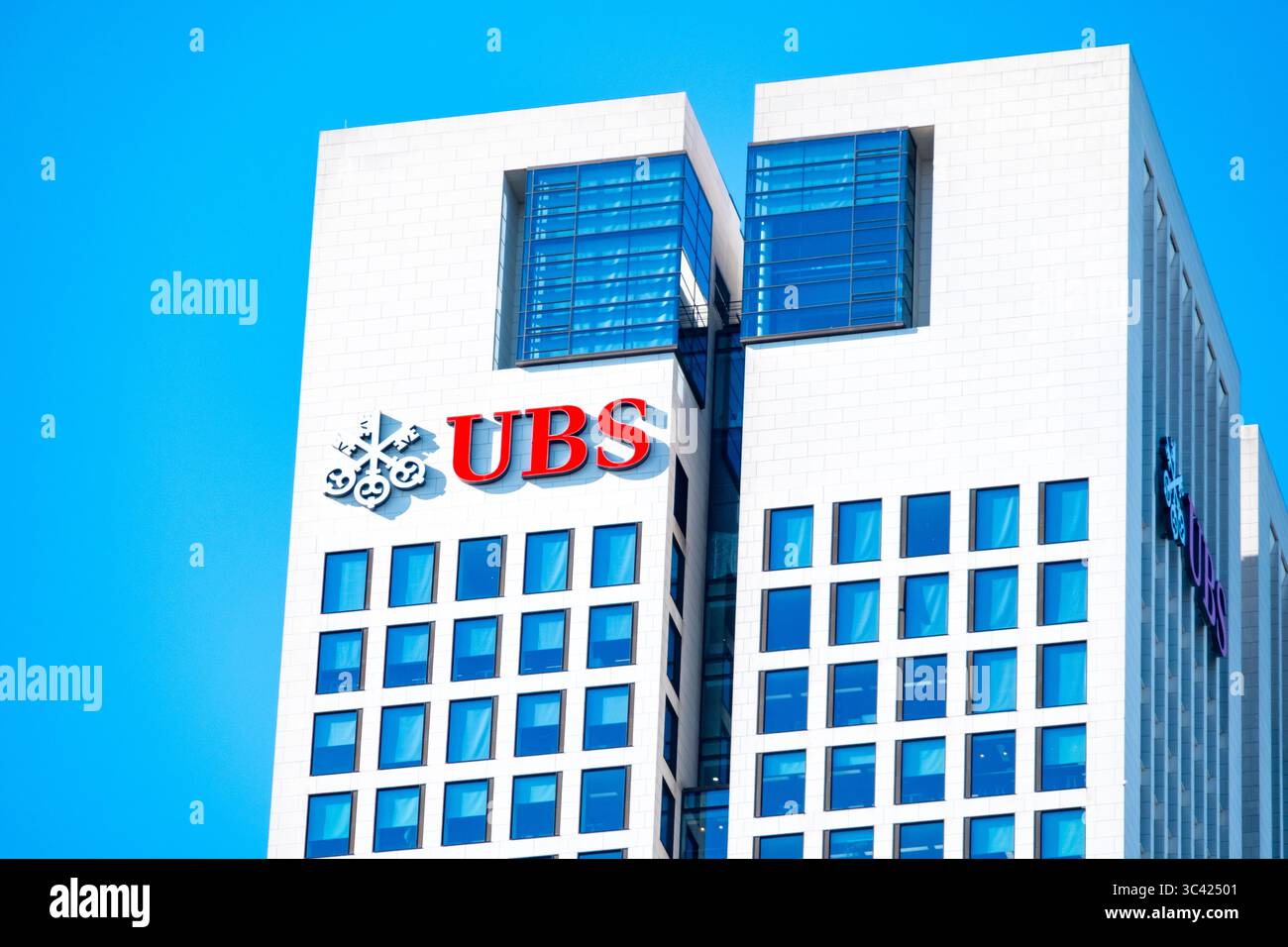 Financial centres switzerland hi-res stock photography and images - Alamy