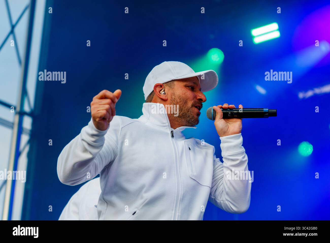 Drew lachey hi-res stock photography and images - Alamy