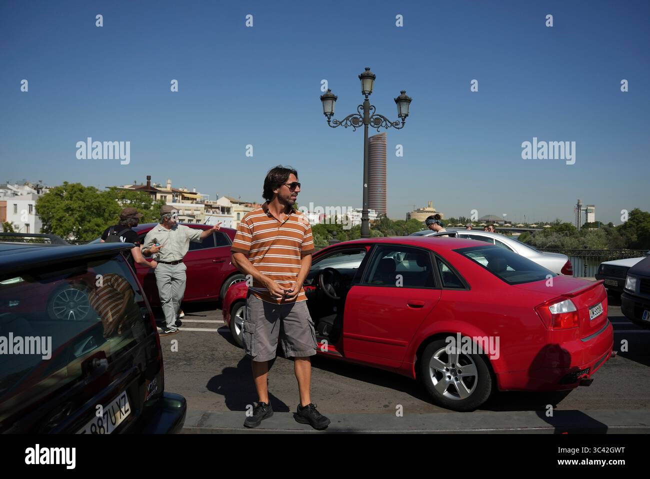 Members of the film crew of the series 'Berlin' on the Triana bridge ...