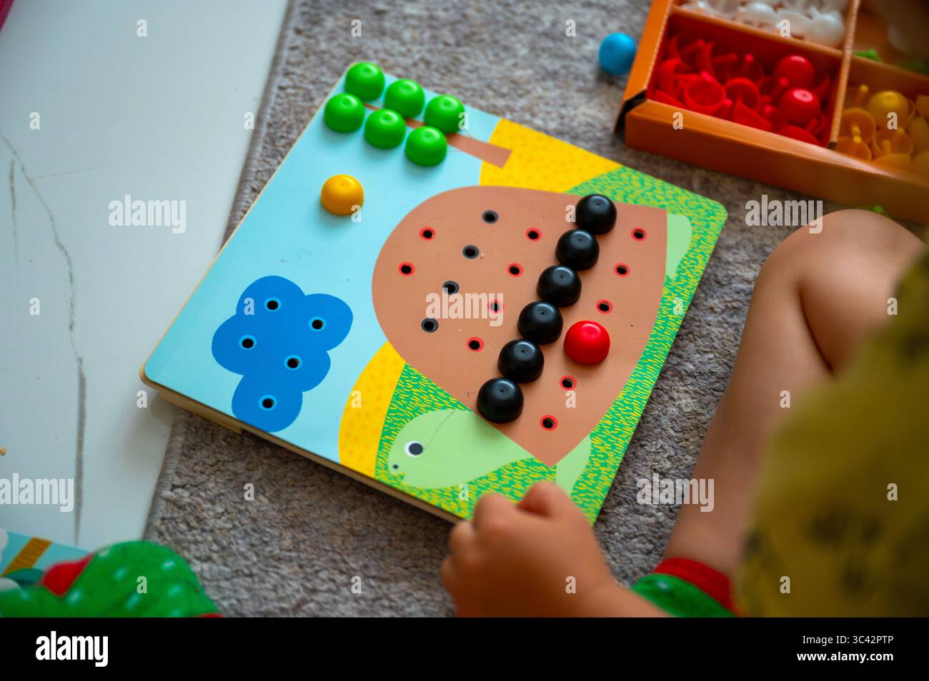 Visual perception skills activity hi-res stock photography and images ...