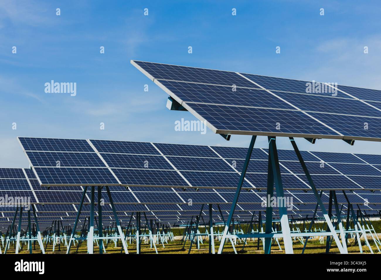 Solar panels in the vineyard hi-res stock photography and images - Alamy