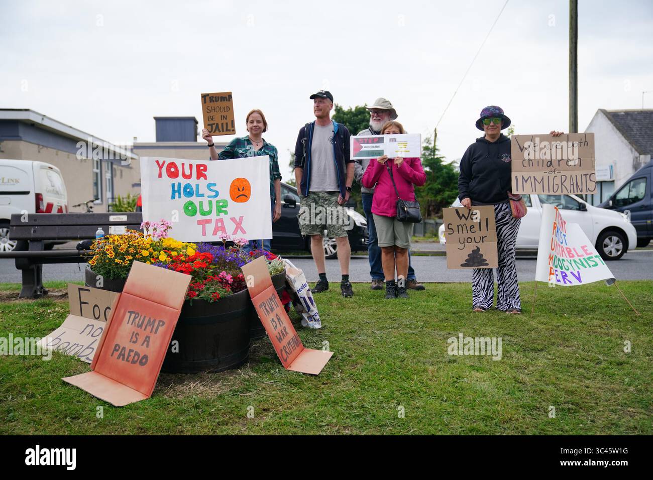 Balmedie protest hi-res stock photography and images - Alamy