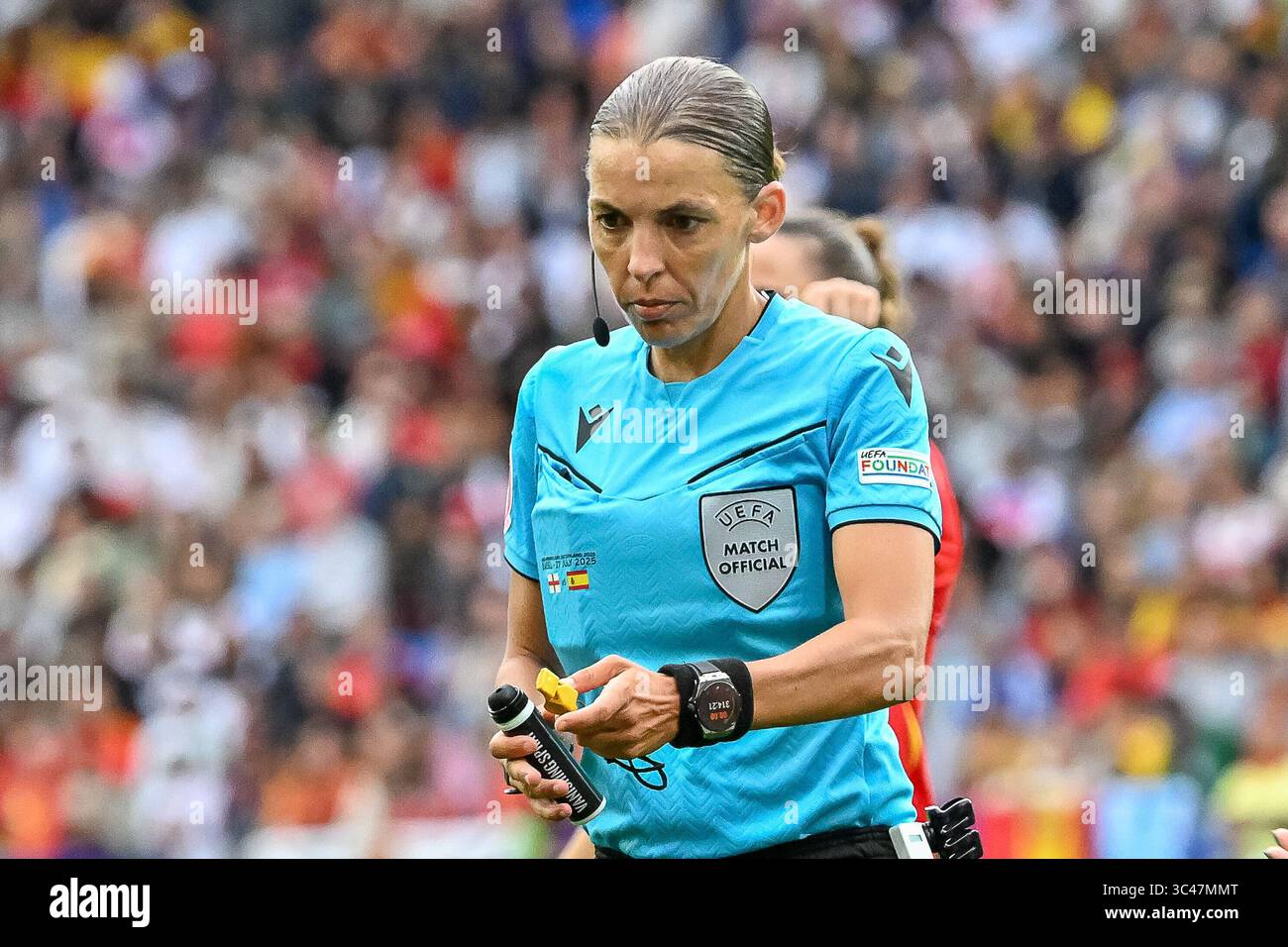 Stephanie Frappart (Schiedsrichterin) SUI, England - Spanien, Frauen-Fussball, Uefa Womens Euro ...
