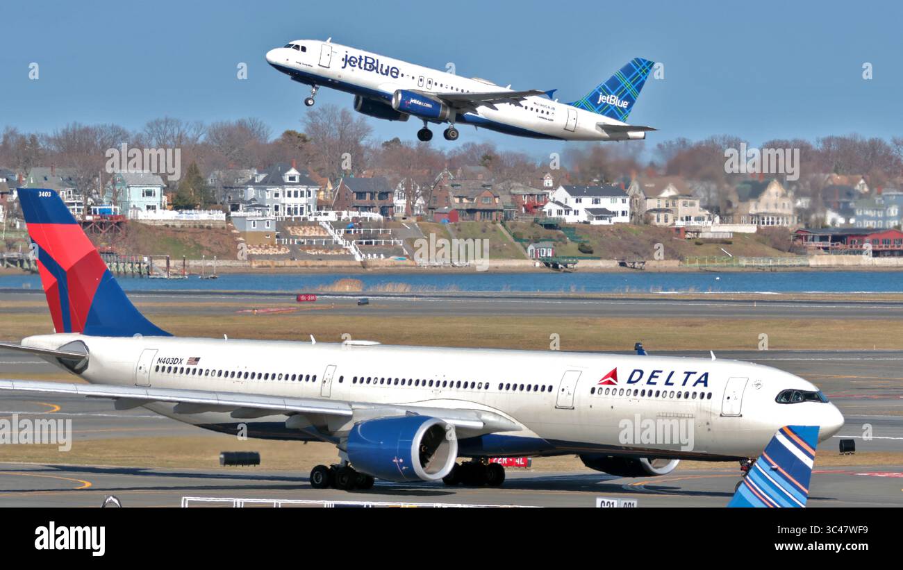 Delta Airlines Logan International Airport Boston Stock Photo - Alamy