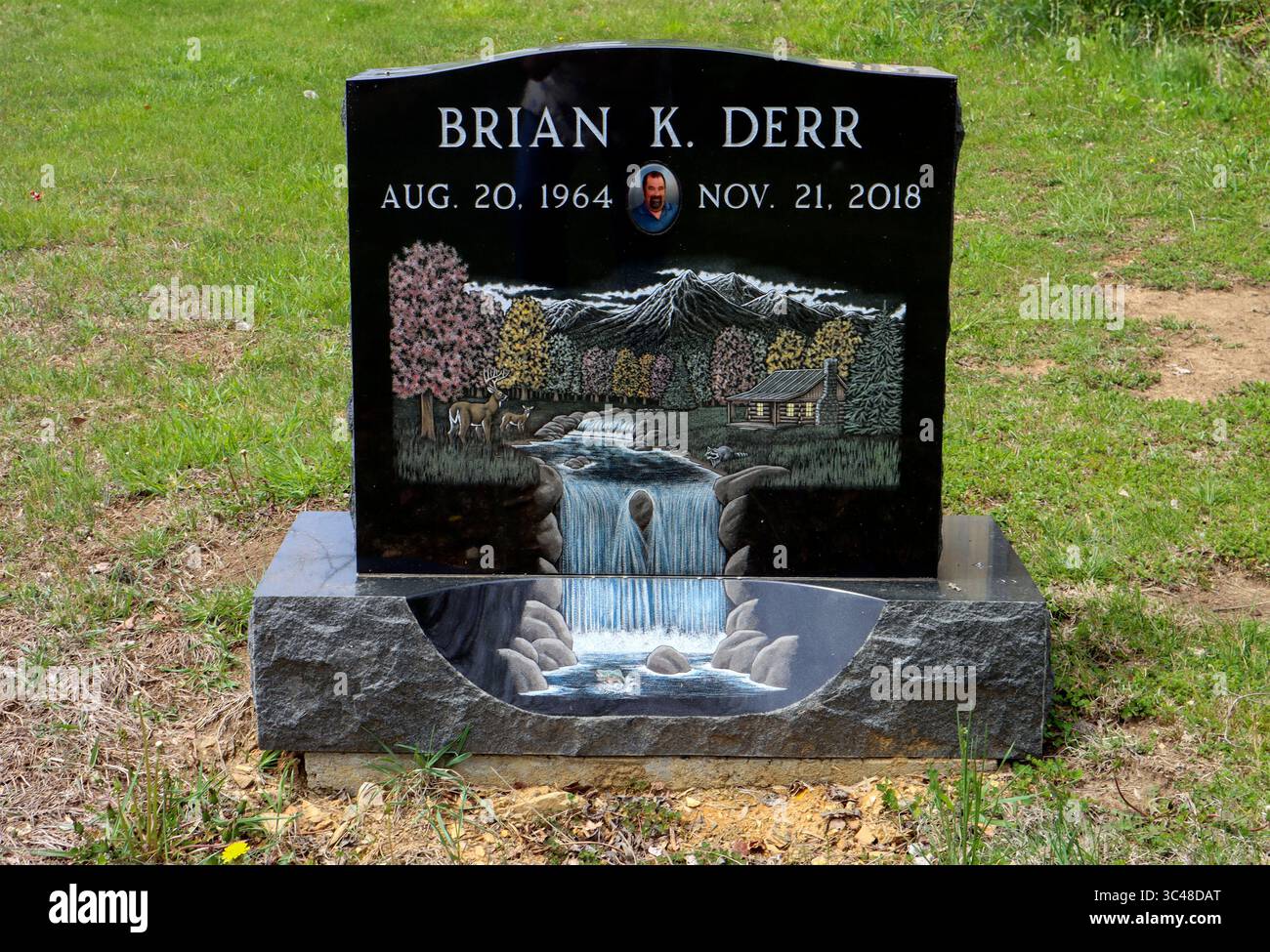 Unusual carving on gravestone hi-res stock photography and images - Alamy
