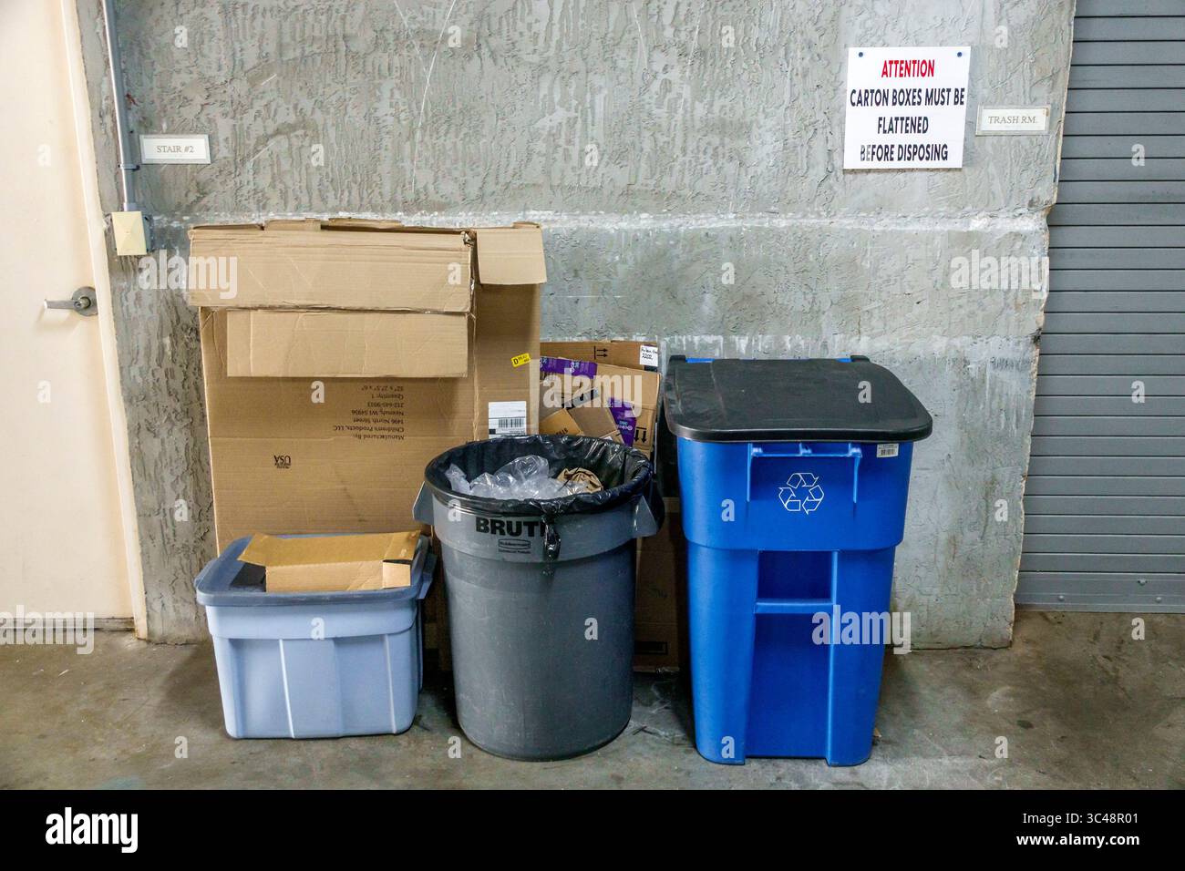 Large door near beach hi-res stock photography and images - Alamy